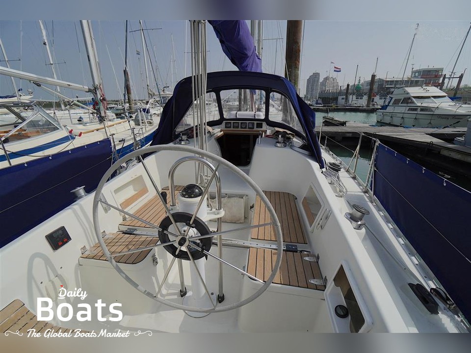 1991 Sadler Yachts Starlight 35 for sale. View price, photos and Buy ...