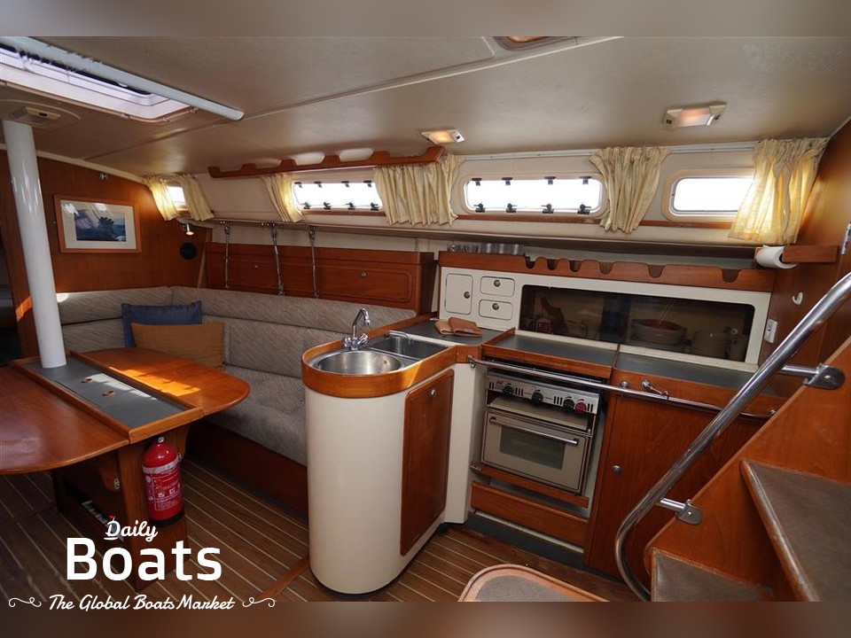 1991 Sadler Yachts Starlight 35 for sale. View price, photos and Buy ...