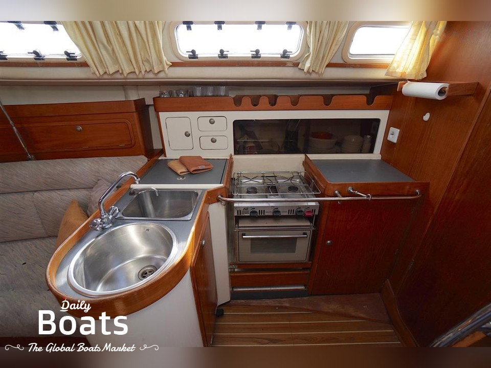1991 Sadler Yachts Starlight 35 for sale. View price, photos and Buy ...