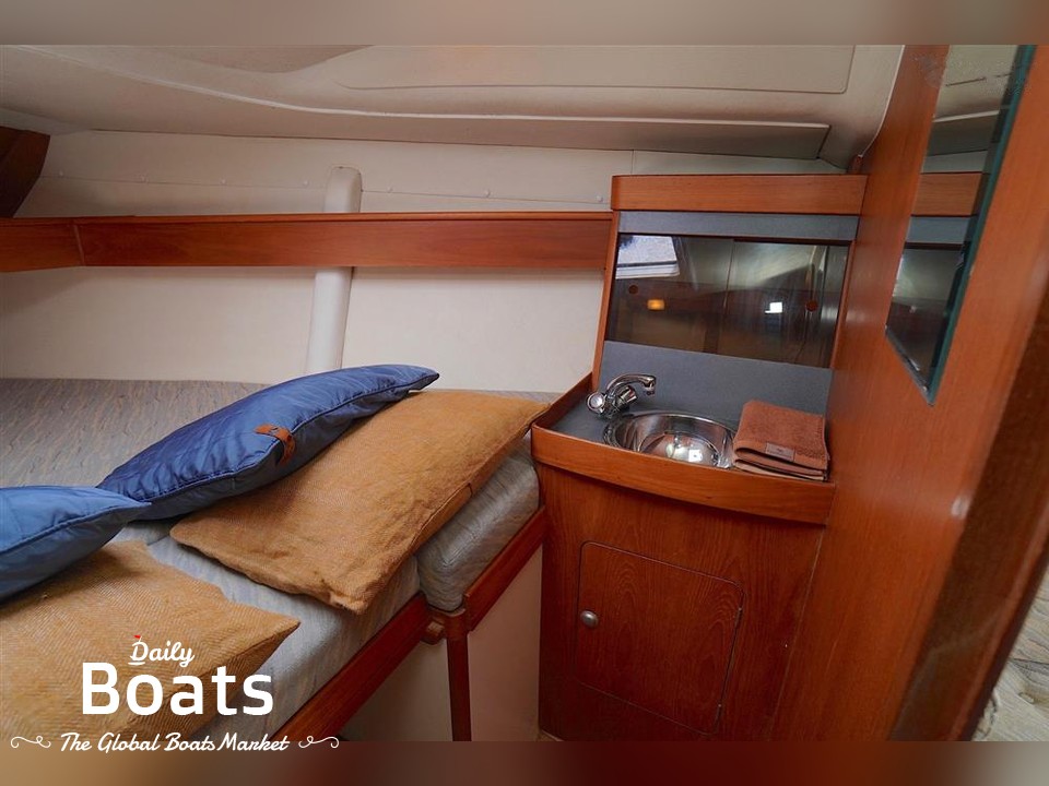 1991 Sadler Yachts Starlight 35 for sale. View price, photos and Buy ...