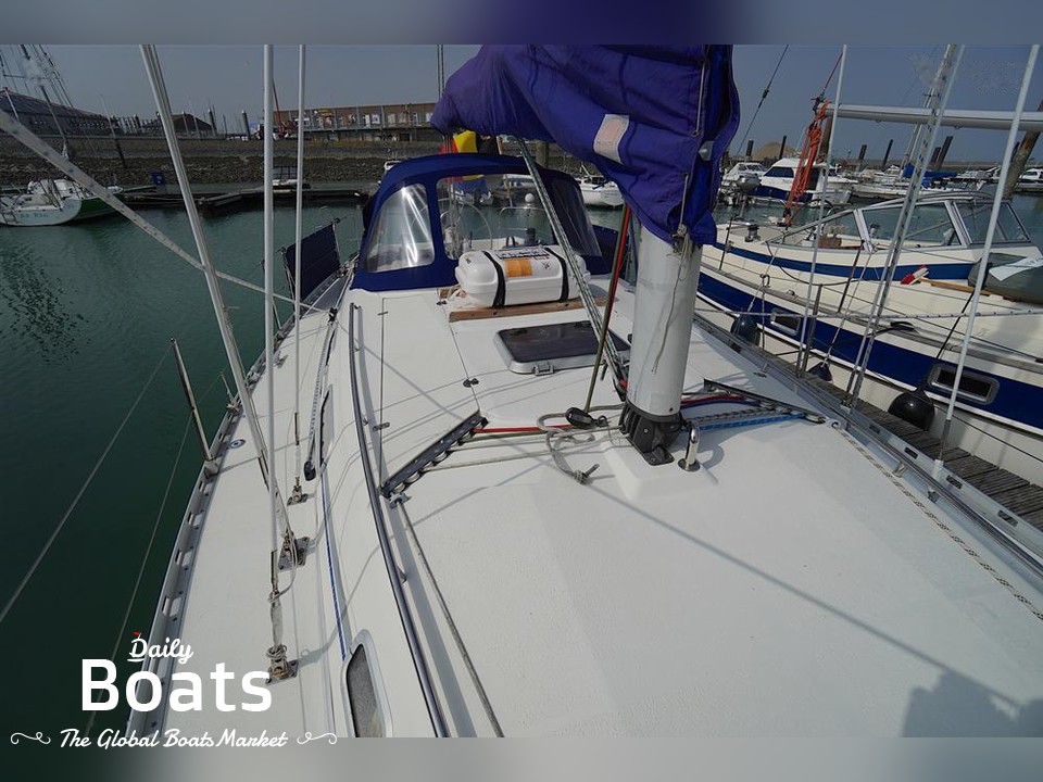 1991 Sadler Yachts Starlight 35 for sale. View price, photos and Buy ...