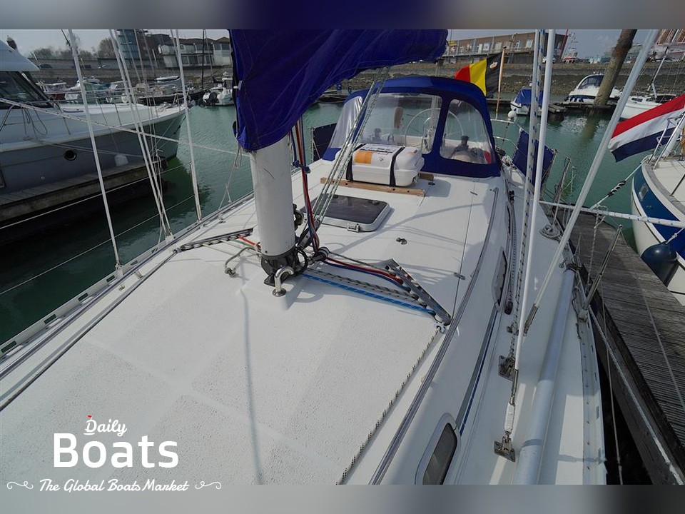 1991 Sadler Yachts Starlight 35 for sale. View price, photos and Buy ...