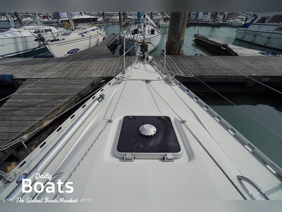 1991 Sadler Yachts Starlight 35 for sale. View price, photos and Buy ...