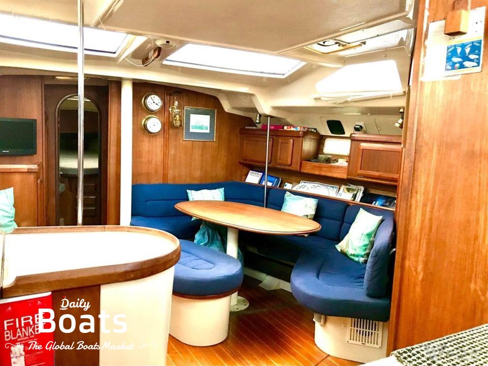 1993 Hunter Legend 43 for sale. View price, photos and Buy 1993 Hunter ...