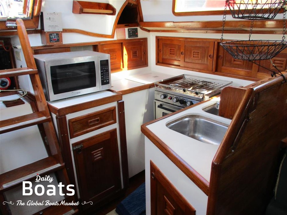 1981 Cheoy Lee 35 Sloop for sale. View price, photos and Buy 1981 Cheoy ...