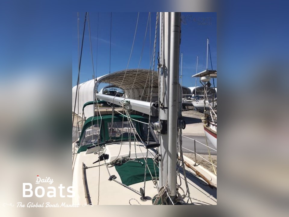 1985 Pearson Sloop for sale. View price, photos and Buy 1985 Pearson ...