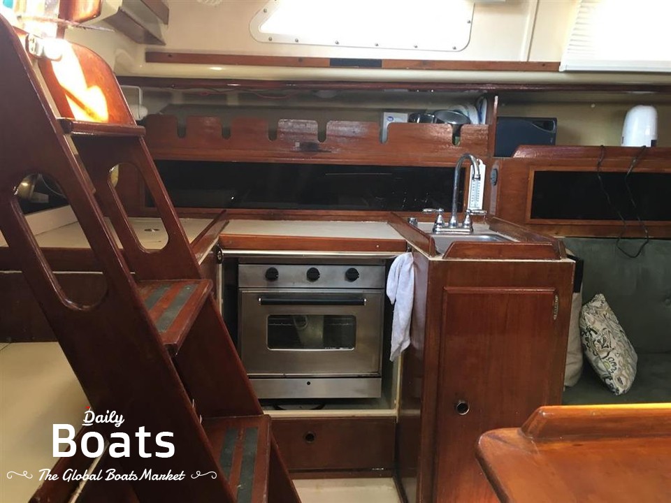 1985 Pearson Sloop for sale. View price, photos and Buy 1985 Pearson ...