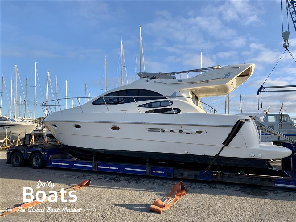 2000 Azimut Yachts 39 for sale. View price, photos and Buy 2000 Azimut ...