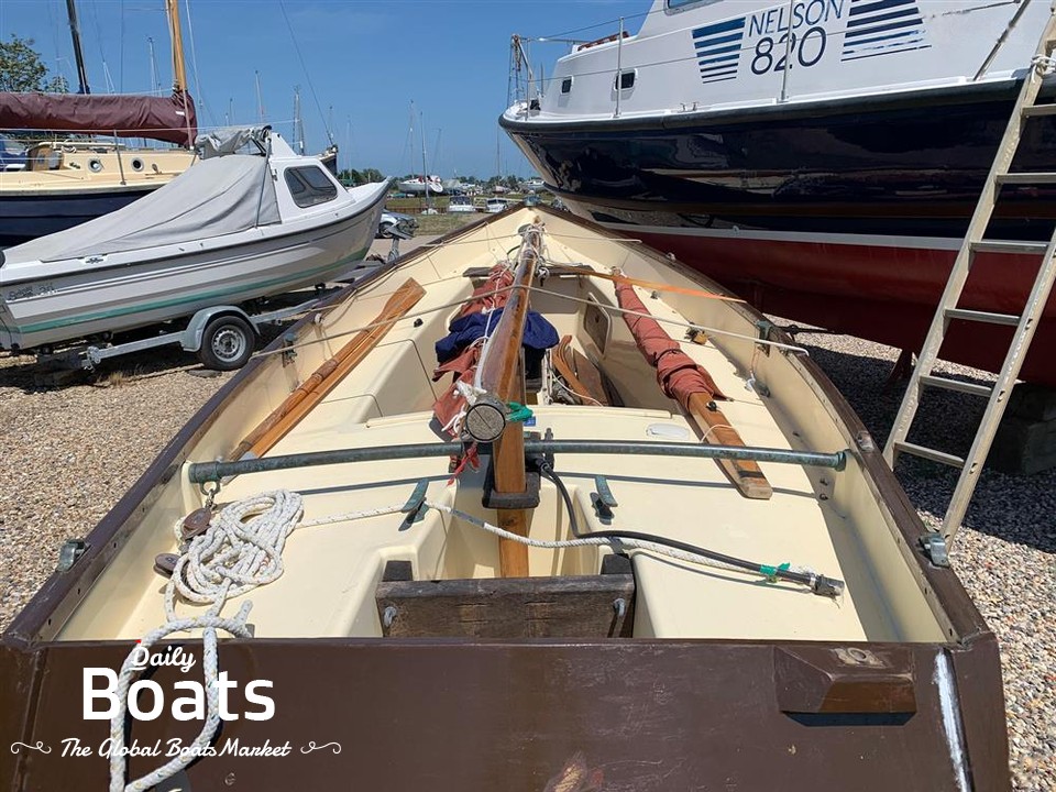 2001 Devon Lugger for sale. View price, photos and Buy 2001 Devon ...