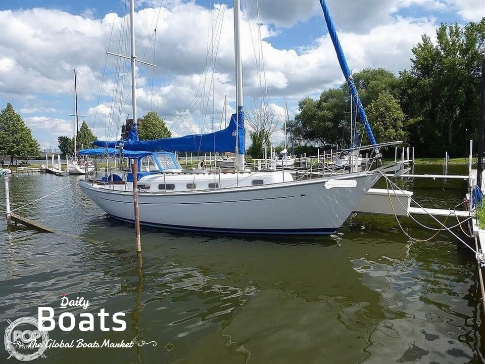 1977 Allied Princess 36 for sale. View price, photos and Buy 1977 ...