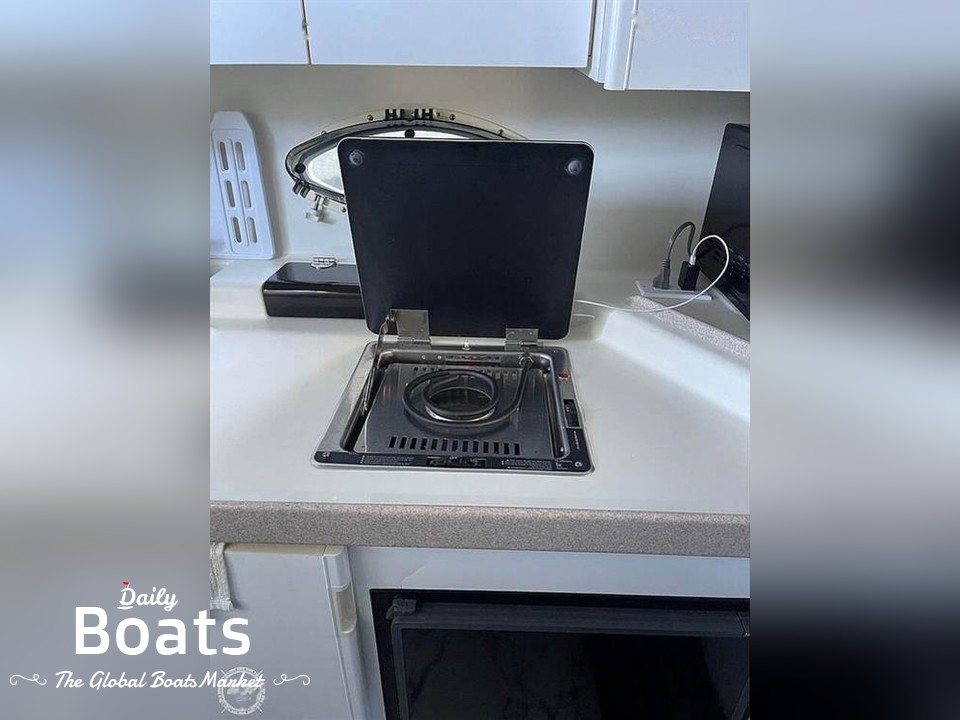 1995 Silverton 271 for sale. View price, photos and Buy 1995 Silverton ...