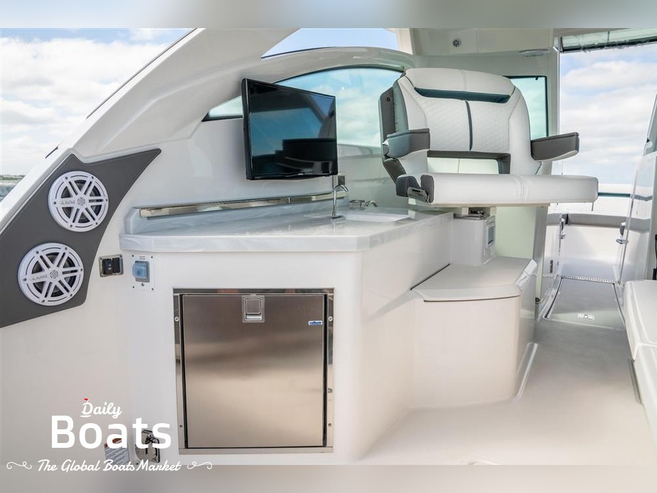 2022 Tiara Yachts Sport 34 Lx for sale. View price, photos and Buy 2022 ...