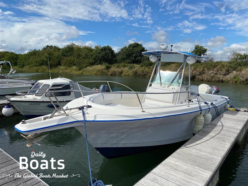 1998 Bayliner Boats 2503 Trophy Center Console for sale. View price ...