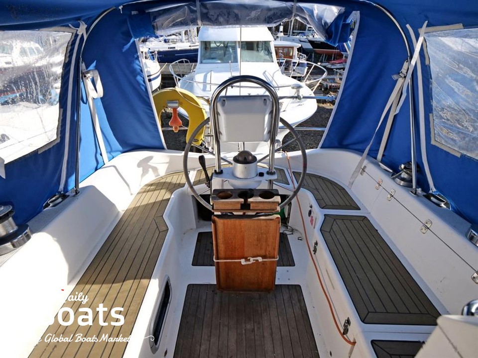 1988 Moody Eclipse 33 for sale. View price, photos and Buy 1988 Moody ...