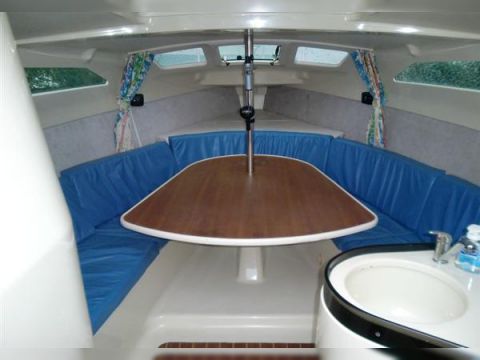 1994 Hunter Legend 26 for sale. View price, photos and Buy 1994 Hunter ...