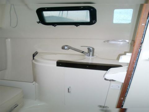 1994 Hunter Legend 26 for sale. View price, photos and Buy 1994 Hunter ...