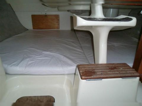 1994 Hunter Legend 26 for sale. View price, photos and Buy 1994 Hunter ...