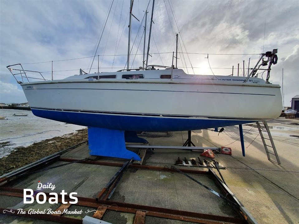 2001 Hunter Channel 31 for sale. View price, photos and Buy 2001 Hunter ...