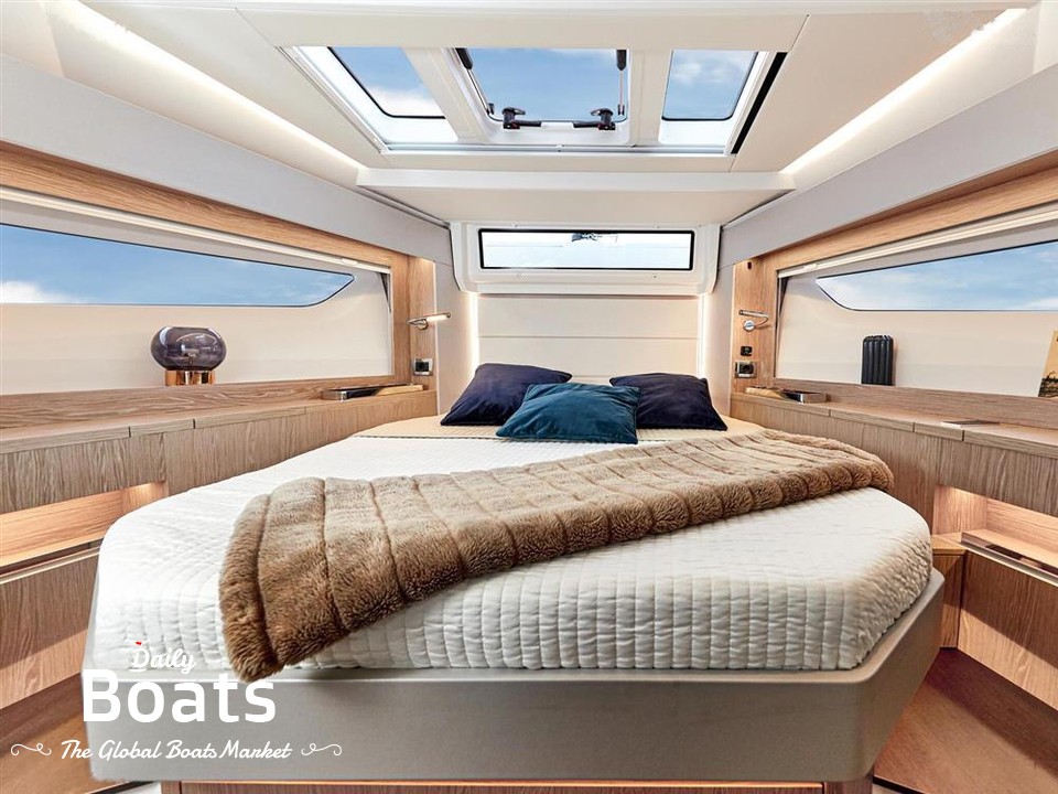 2022 Sealine C390 for sale. View price, photos and Buy 2022 Sealine ...