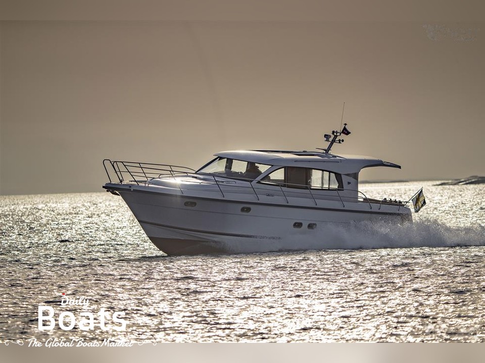 Motor cabin cruiser boats 405 for sale - Daily Boats