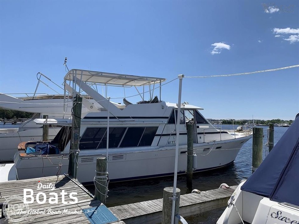1988 Bayliner Boats 45 te koop. Bekijk prijs, foto's en 1988 Bayliner ...