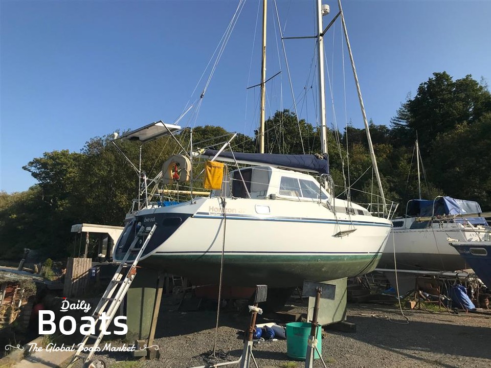 1996 Hunter Horizon 32 for sale. View price, photos and Buy 1996 Hunter ...