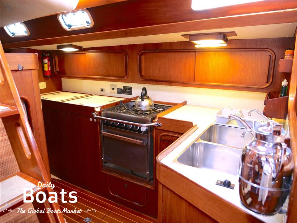 1991 Oyster 48 Lightwave for sale. View price, photos and Buy 1991 ...