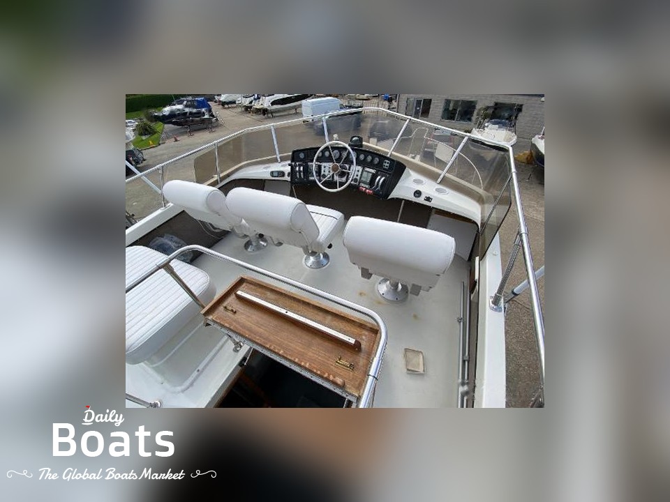 2021 Carver Yachts 32 Aft Cabin for sale. View price, photos and Buy ...