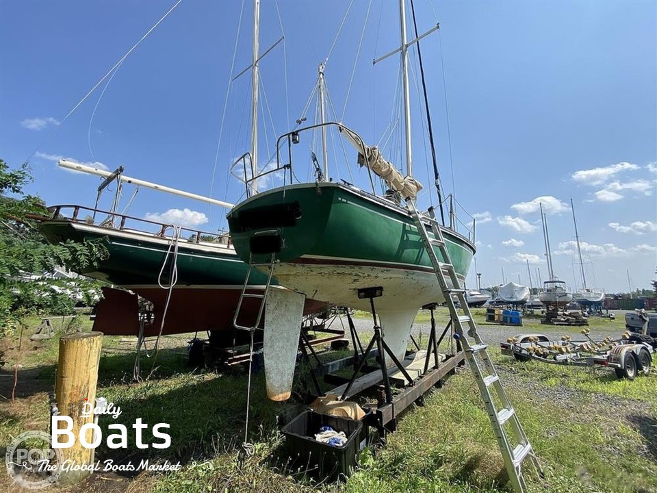 1987 Newport 28 for sale. View price, photos and Buy 1987 Newport 28 ...