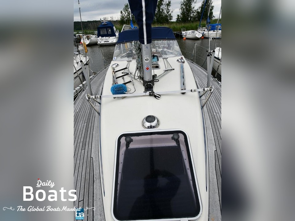 1988 Maxi Yachts 33 for sale. View price, photos and Buy 1988 Maxi ...