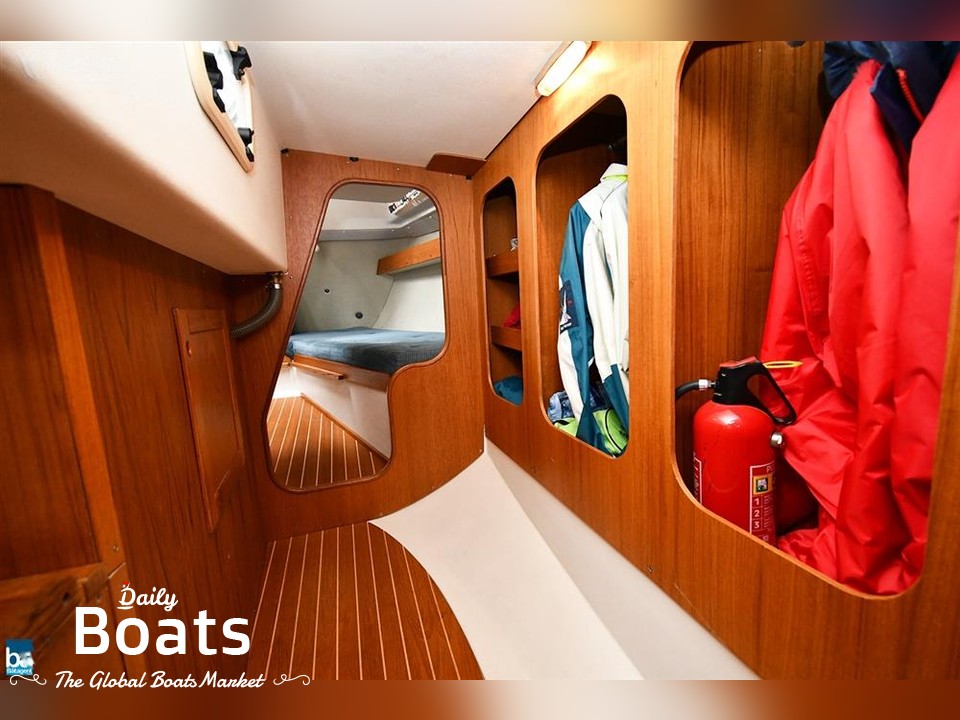 1988 Maxi Yachts 33 for sale. View price, photos and Buy 1988 Maxi ...