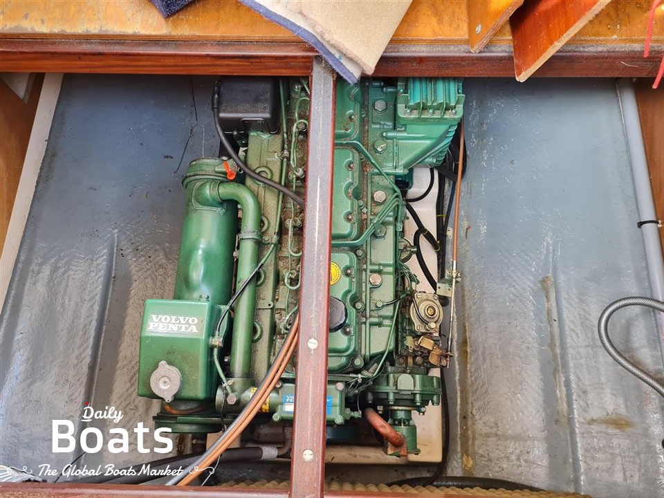 1991 Bénéteau Boats Antares 850 for sale. View price, photos and Buy ...