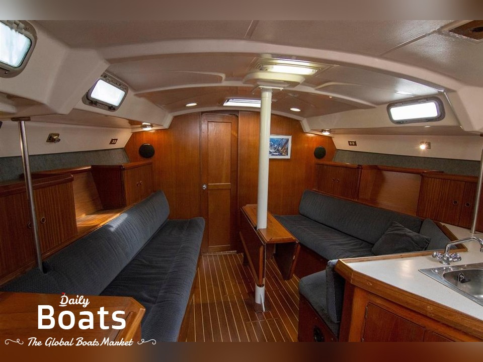 1988 Hunter Legend 40 for sale. View price, photos and Buy 1988 Hunter ...