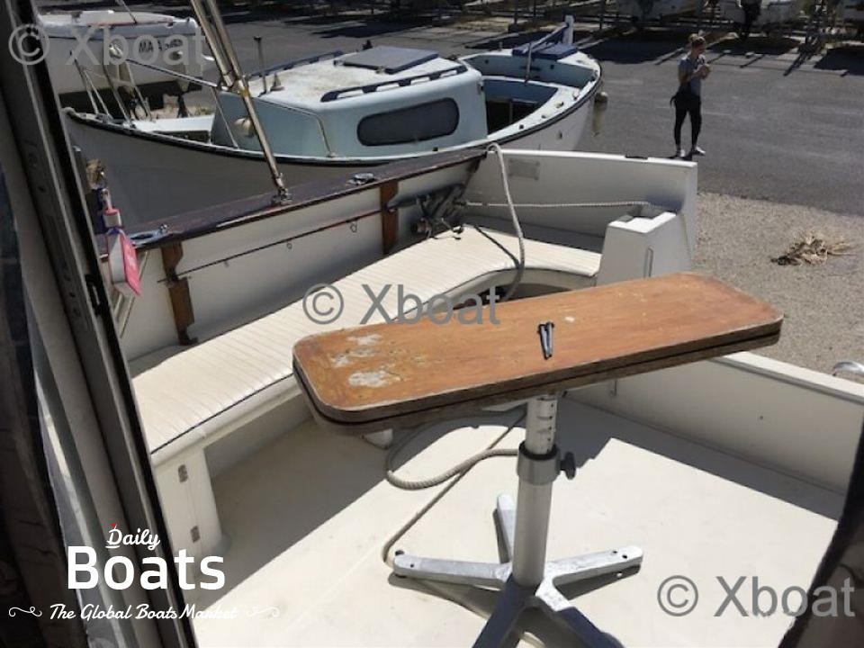 1991 Bénéteau Boats Antares 850 for sale. View price, photos and Buy ...