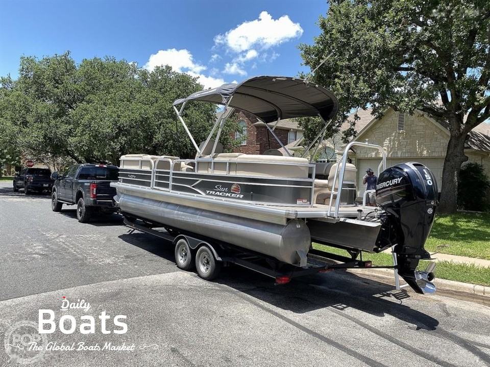 2019 Sun Tracker 24 Party Barge Dxl for sale. View price, photos and ...