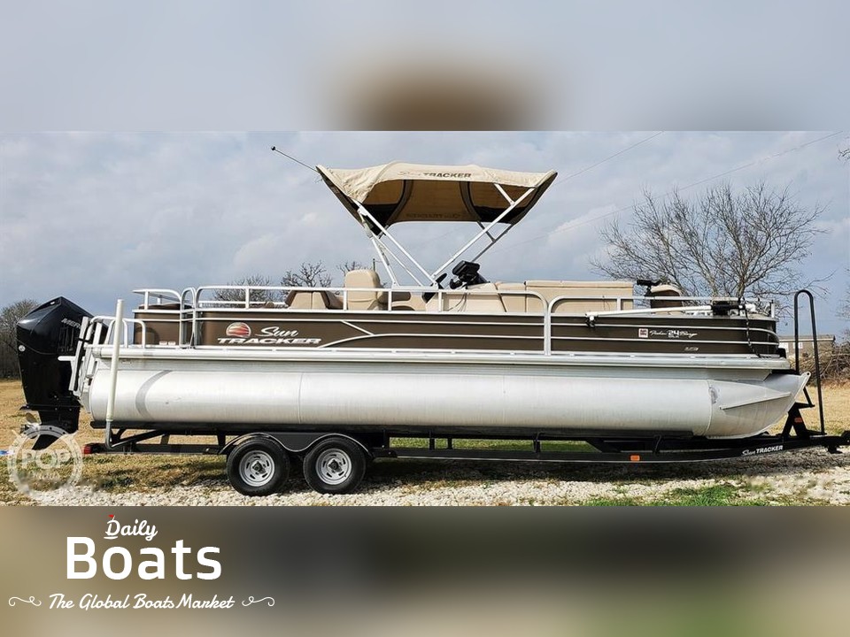 2018 Sun Tracker 24 Party Barge Dxl for sale. View price, photos and ...
