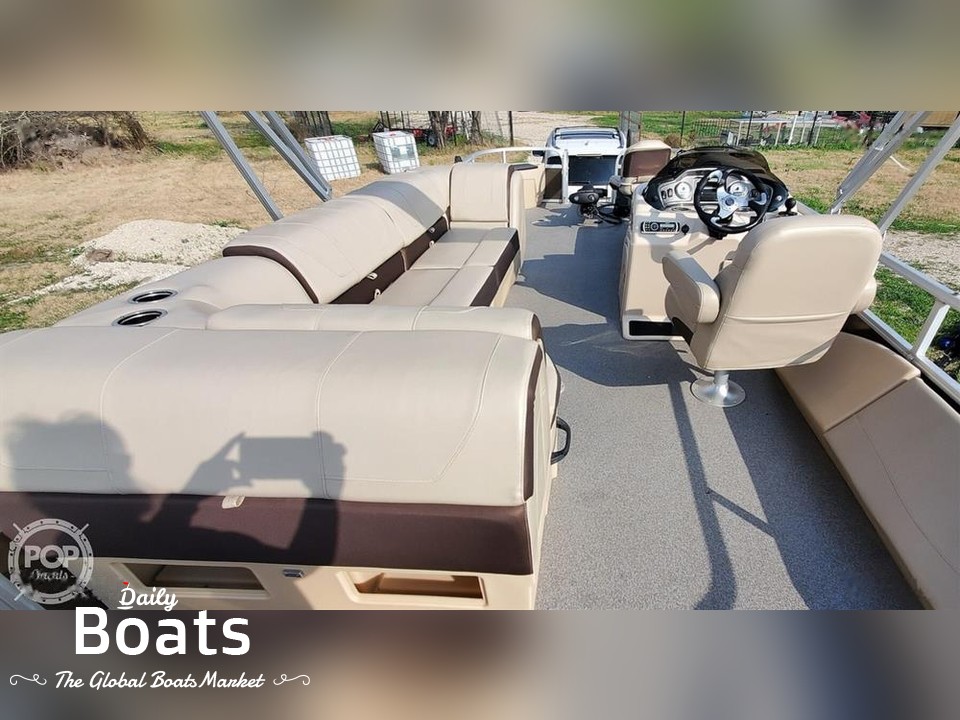 2018 Sun Tracker 24 Party Barge Dxl for sale. View price, photos and ...