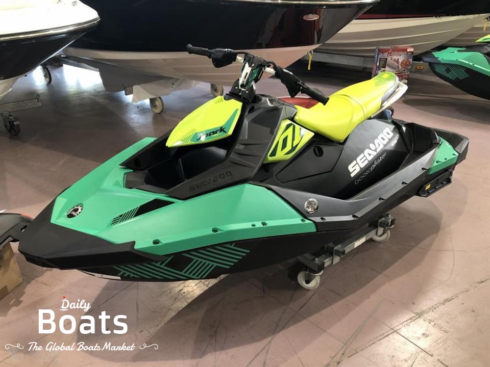 2019 Sea-Doo Spark 3-Up Trixx à vendre. Voir le prix, les photos et ...