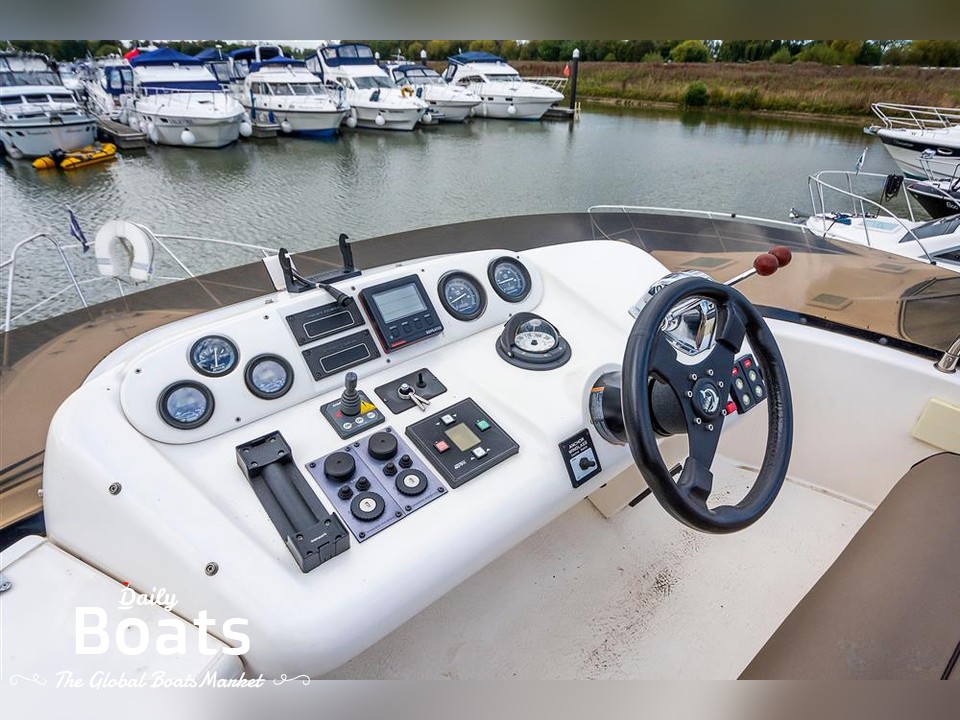1997 Sealine F33 for sale. View price, photos and Buy 1997 Sealine F33 ...