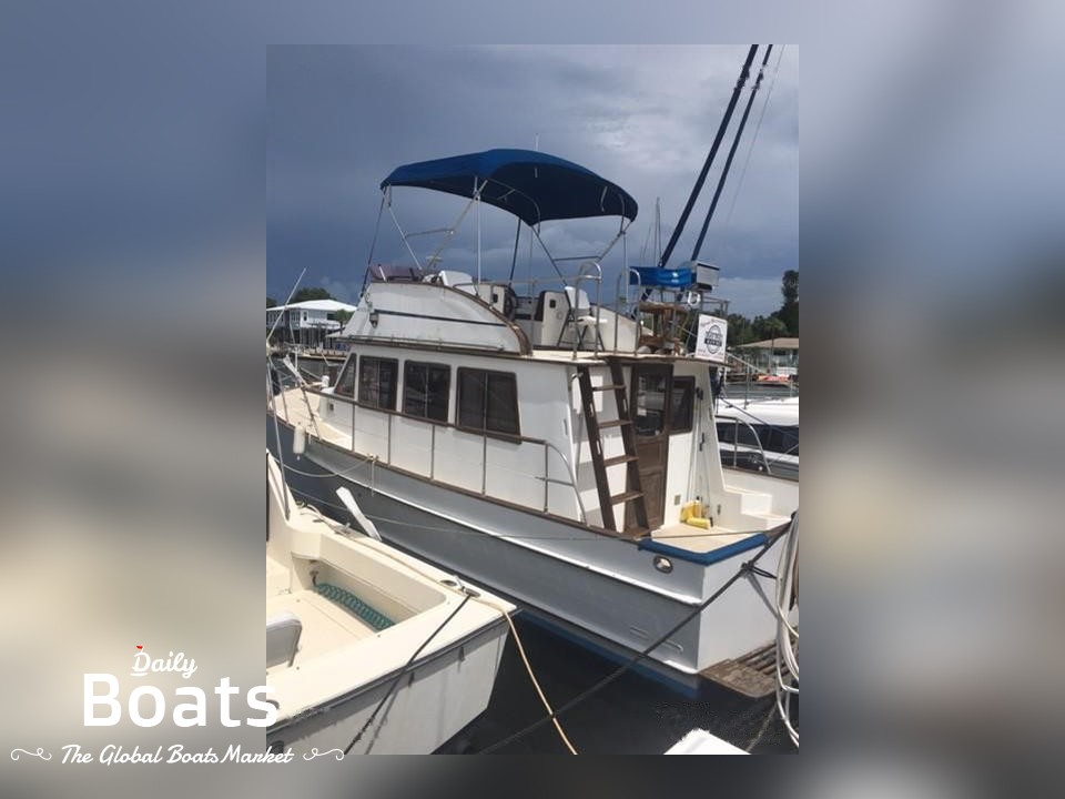 Senator 42 flybridge sedan trawler for sale - Daily Boats
