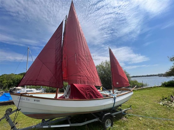 Sailing dinghy boats - Boat types - Daily Boats