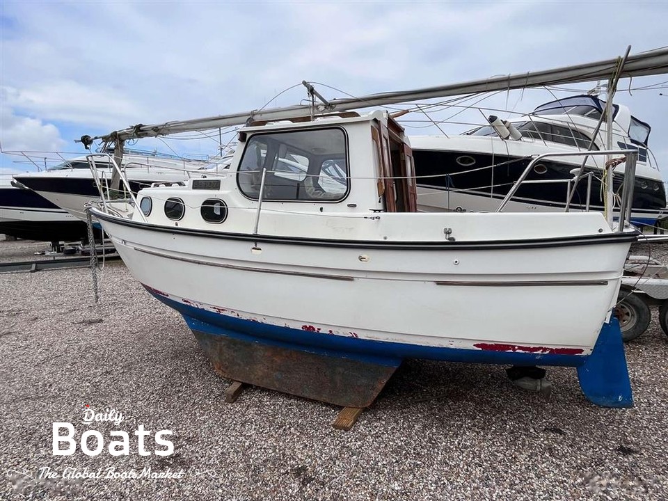1982 Hardy Motor Boats 21 Sailor for sale. View price, photos and Buy ...