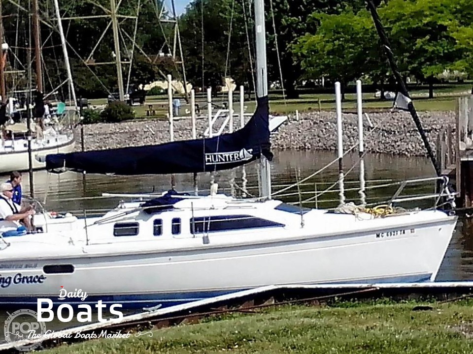 1995 Hunter Legend 29.5 for sale. View price, photos and Buy 1995 ...