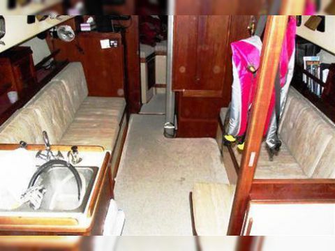 1988 Island Packet 31 With Air Conditioning for sale. View price ...