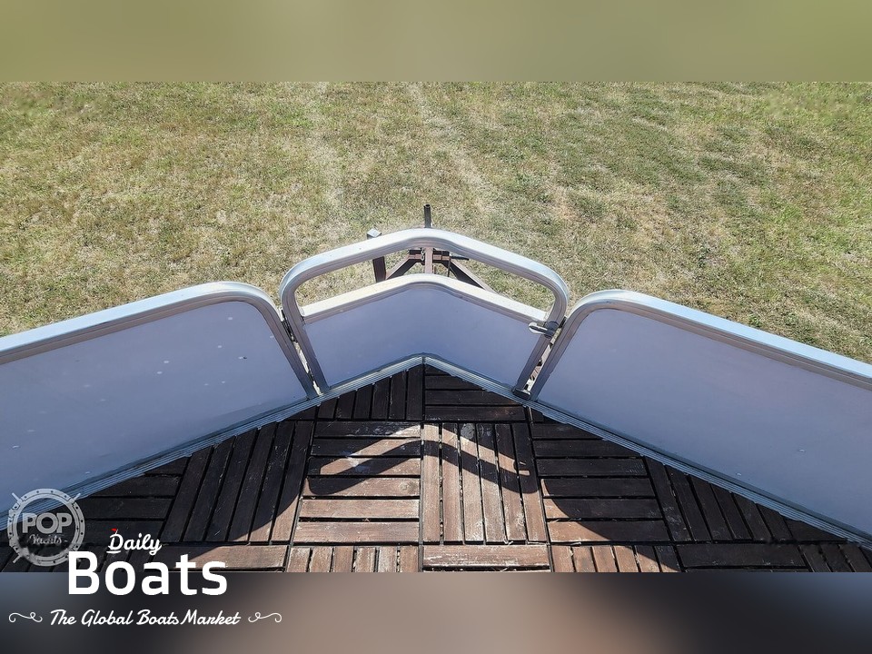 1998 Sun Tracker Party Cruiser for sale. View price, photos and Buy ...