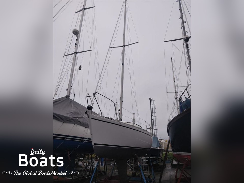 1988 Moody 28 for sale. View price, photos and Buy 1988 Moody 28 #250879