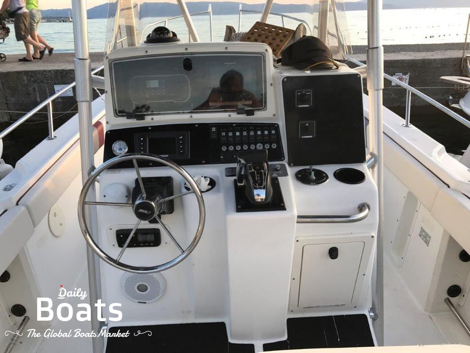 Boston Whaler 26 Evinrude G2 for sale. View price, photos and Buy ...