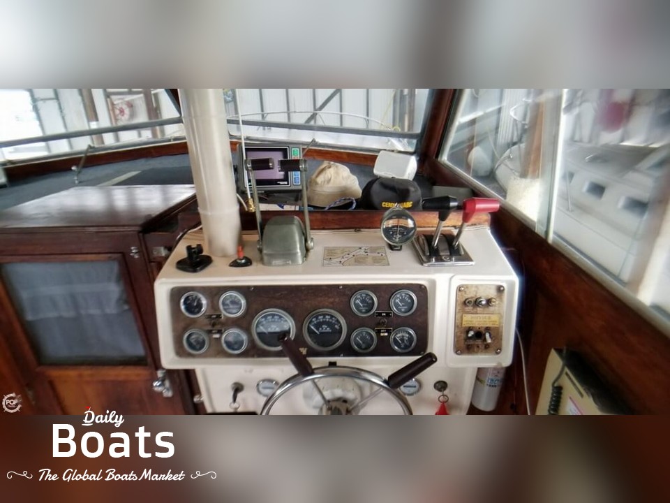 1975 Pacemaker Yachts Sedan Cruiser for sale. View price, photos and ...