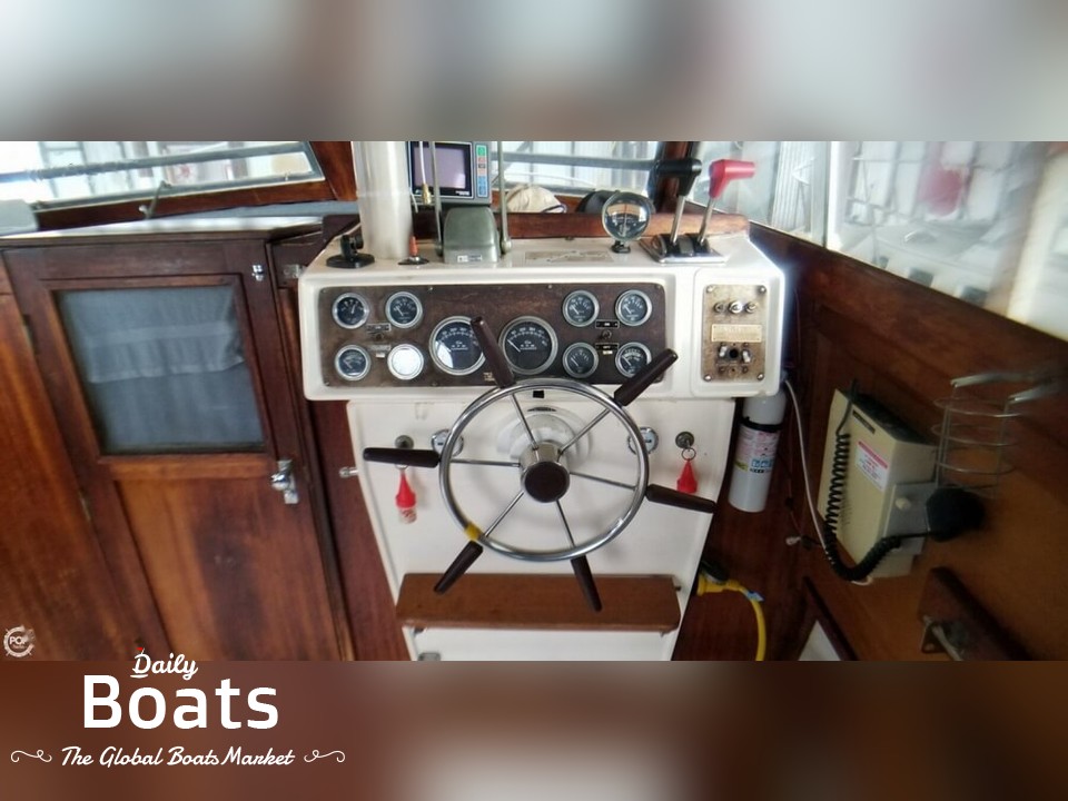 1975 Pacemaker Yachts Sedan Cruiser for sale. View price, photos and ...