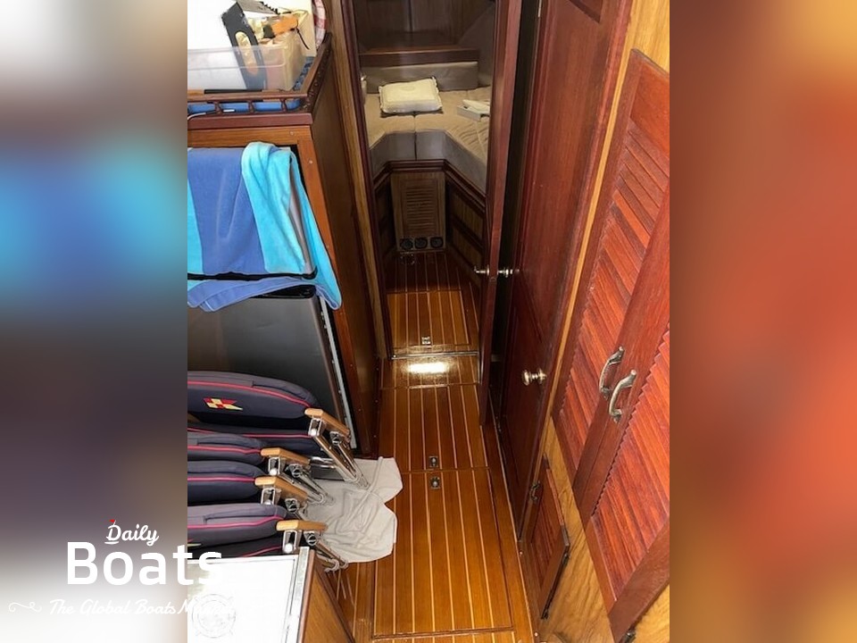 1980 Viking Yachts (US) 35 Convertible for sale. View price, photos and ...